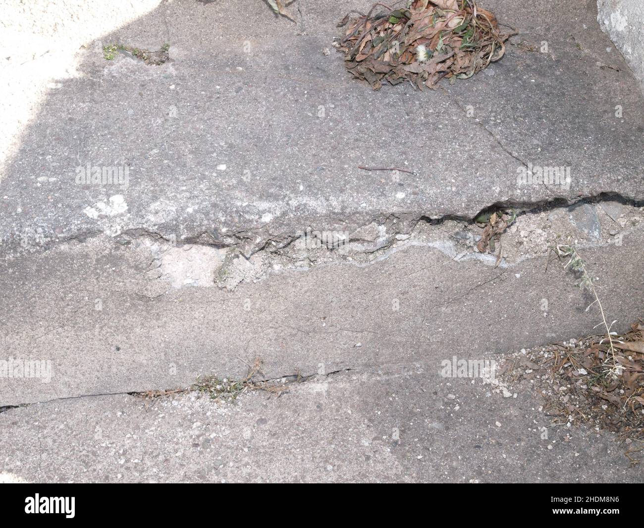House in disrepair Stock Photo - Alamy
