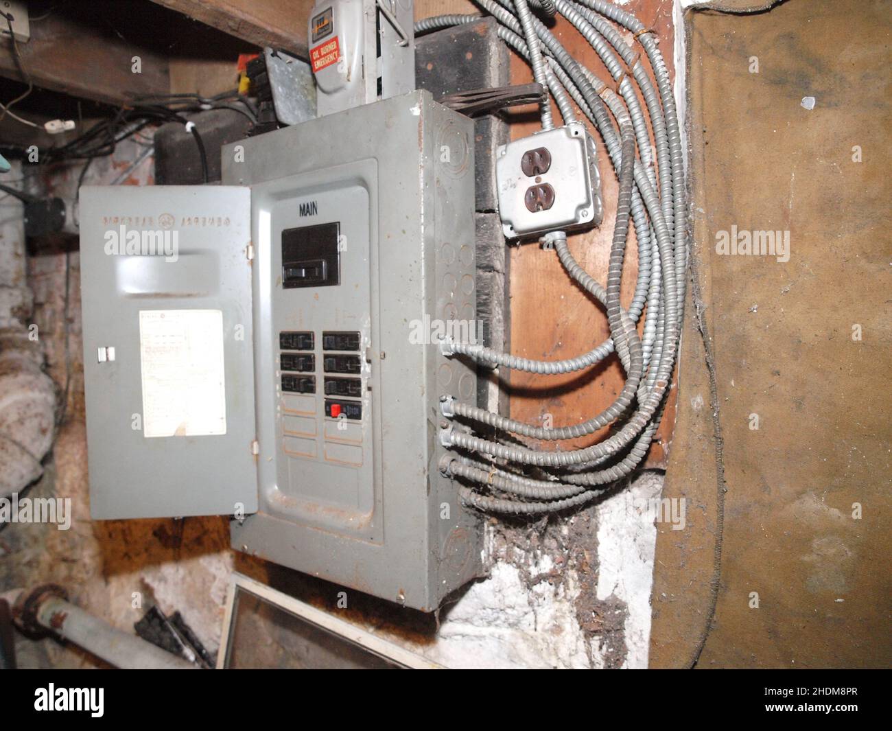 House in disrepair Stock Photo - Alamy