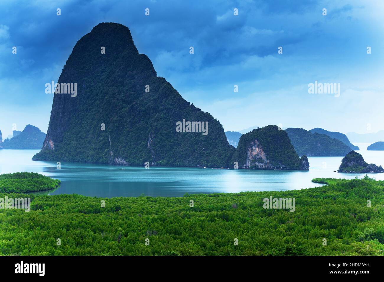Andaman sea rock hi-res stock photography and images - Alamy