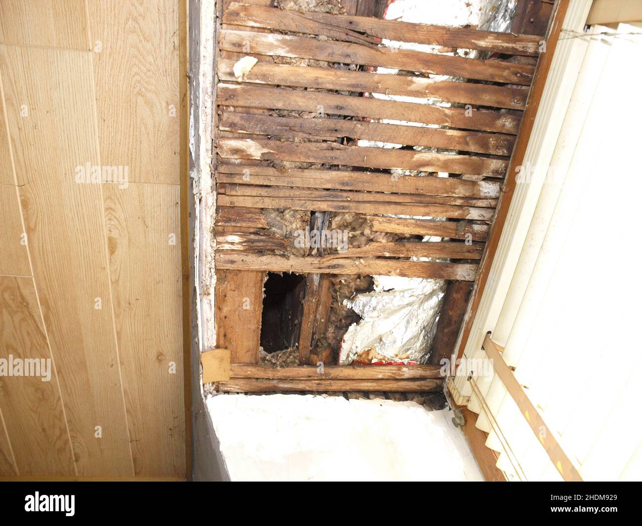 House in disrepair Stock Photo - Alamy