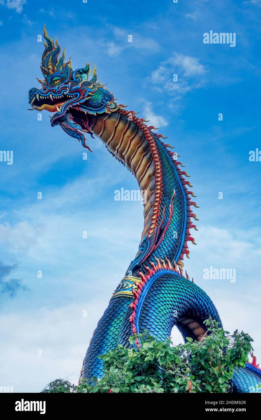 Sculpture dragons temples hi-res stock photography and images - Alamy