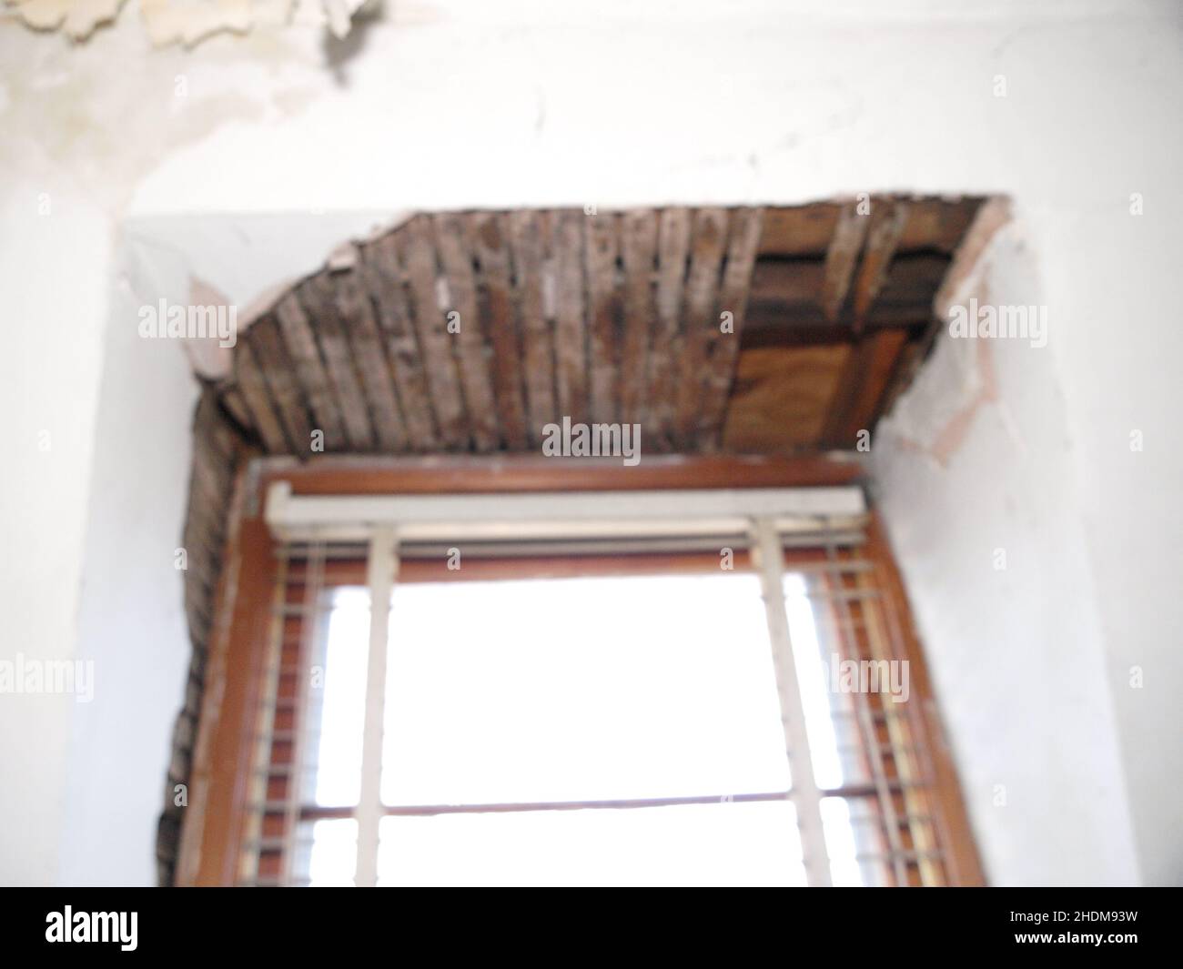 House in disrepair Stock Photo - Alamy