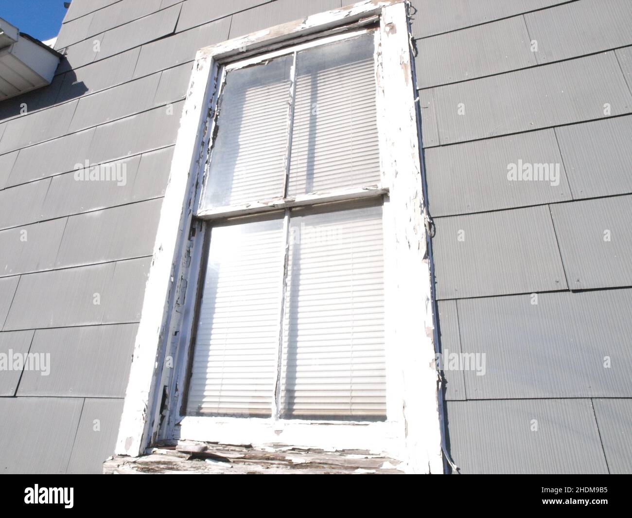 House in disrepair Stock Photo - Alamy