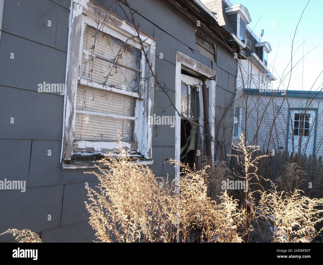 House in disrepair Stock Photo - Alamy