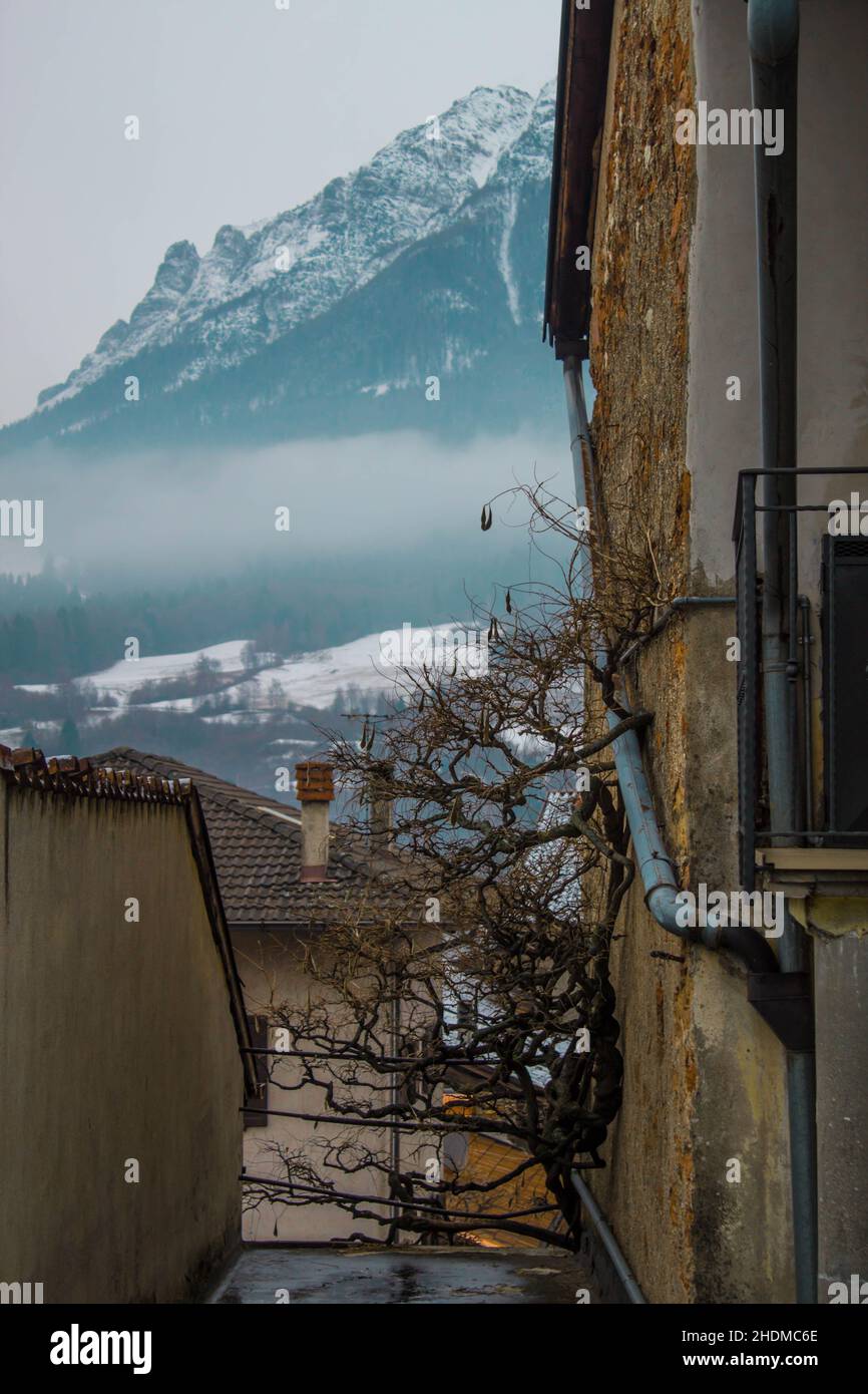 High wall of ice house hi-res stock photography and images - Alamy