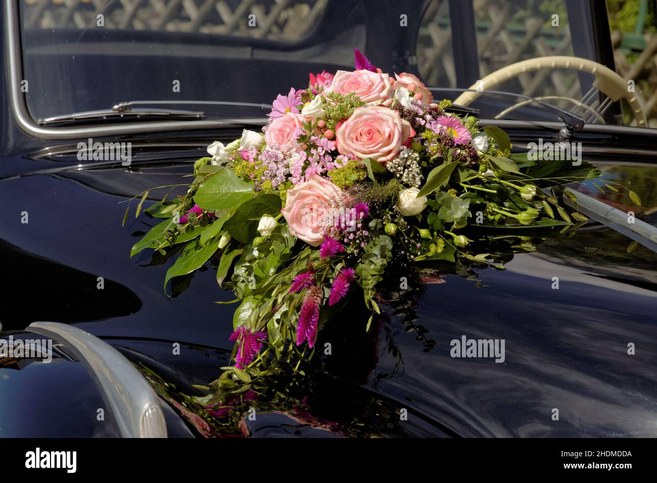 Car arrangements hi-res stock photography and images - Alamy
