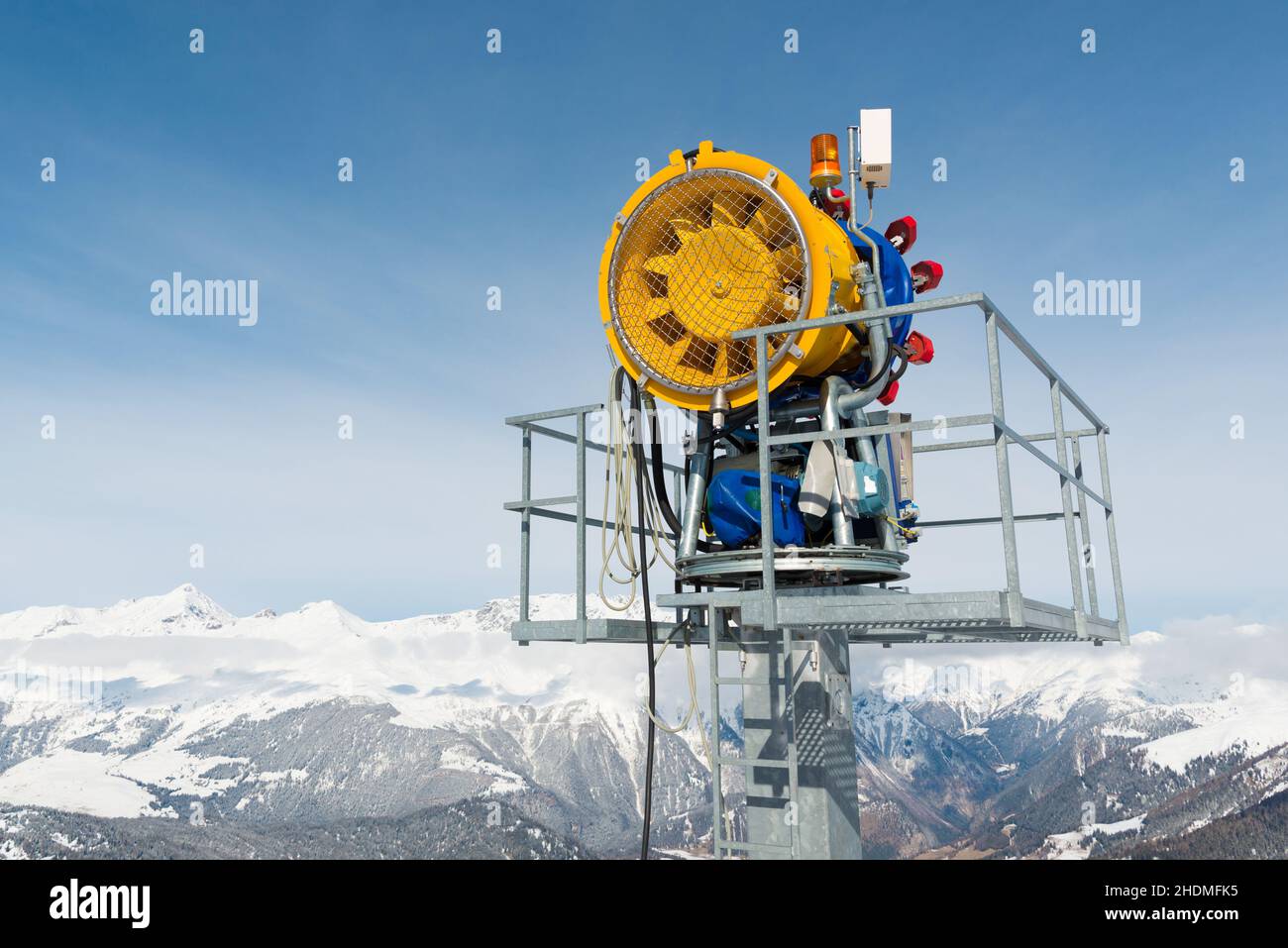 snow cannon, snow cannons Stock Photo - Alamy