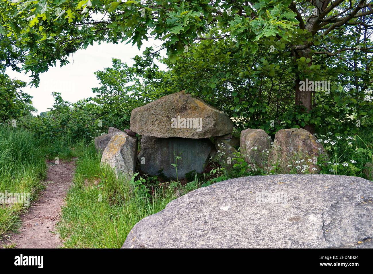 Neolithic grave graves hi-res stock photography and images - Alamy