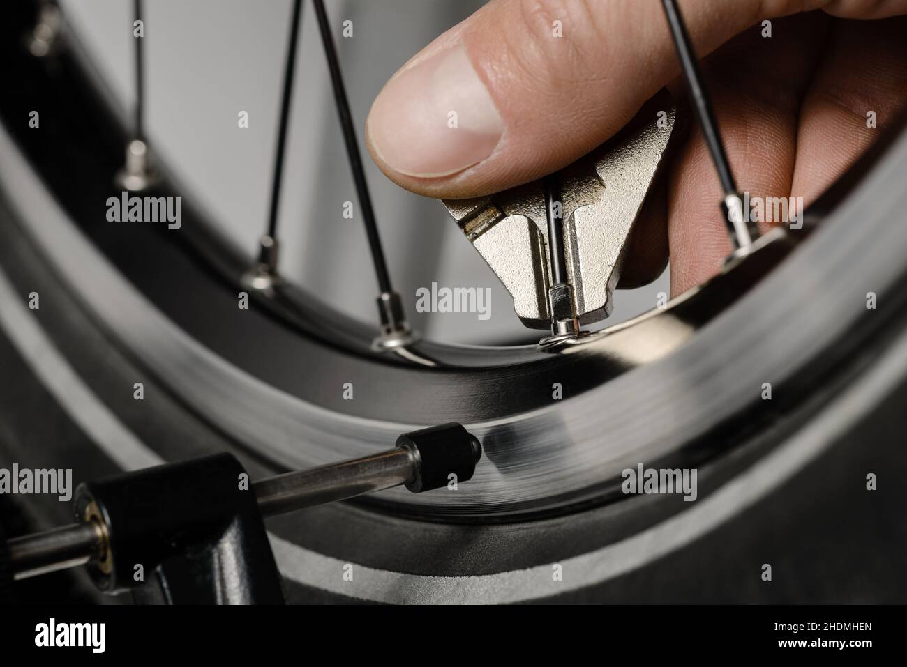run wheel, bike repair, centre, run wheels Stock Photo - Alamy