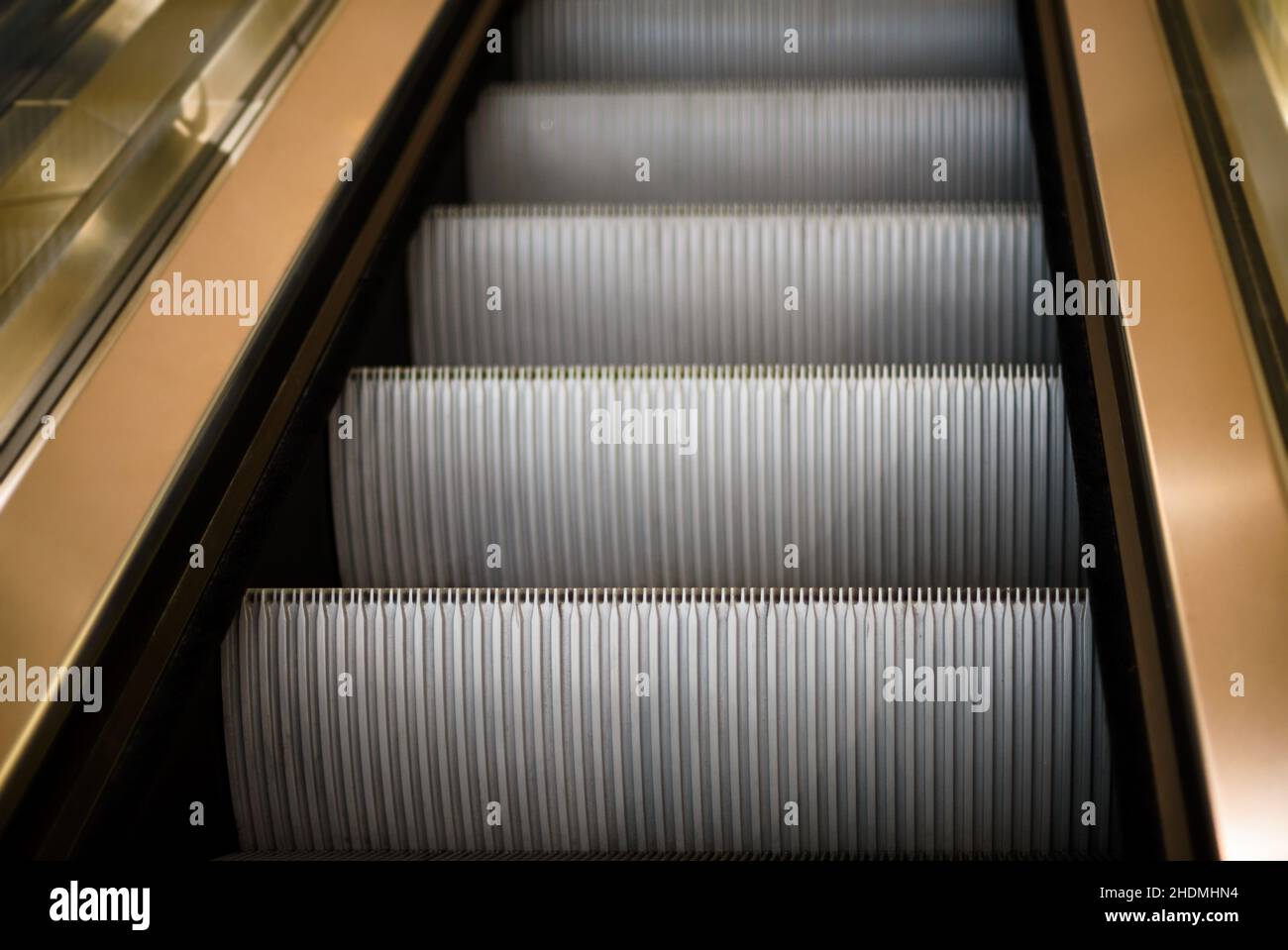 Escalator engineering hi-res stock photography and images - Alamy