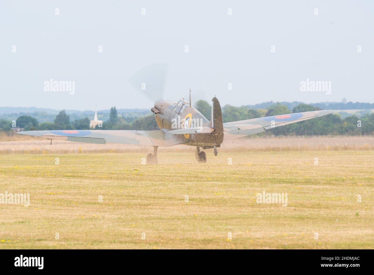 Supermarine Spitfire Mark 1 taking off Stock Photo - Alamy