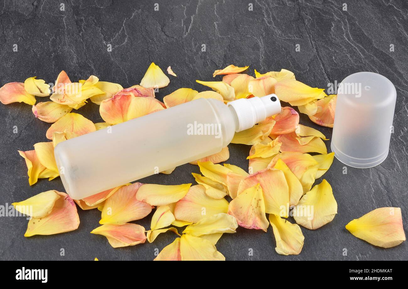 Atomizers hi-res stock photography and images - Alamy