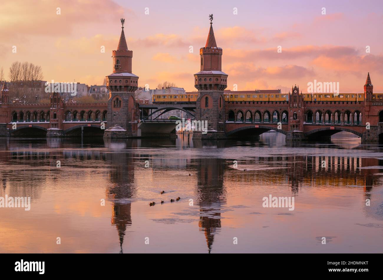 berlin, oberbaumbruecke, oberbaumbrueckes Stock Photo - Alamy