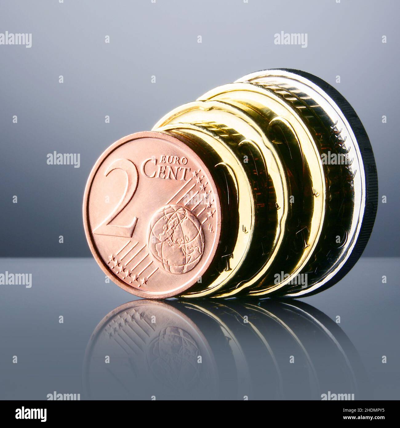 Coin size hi-res stock photography and images - Alamy
