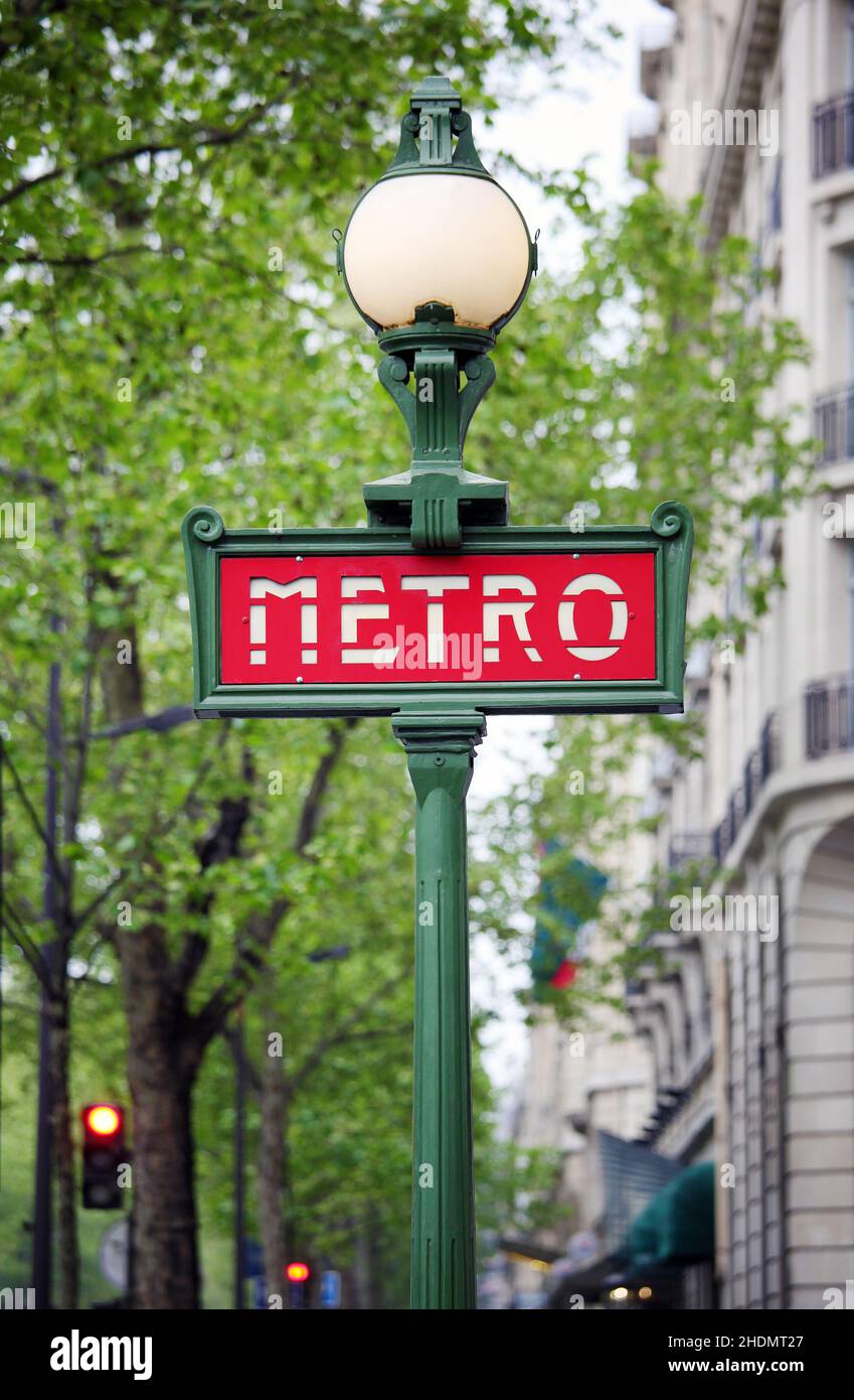 metro, métro sign, metros, métro signs Stock Photo - Alamy