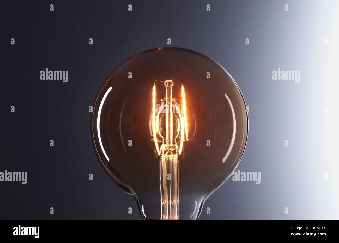 Incandescent filaments hi-res stock photography and images - Alamy