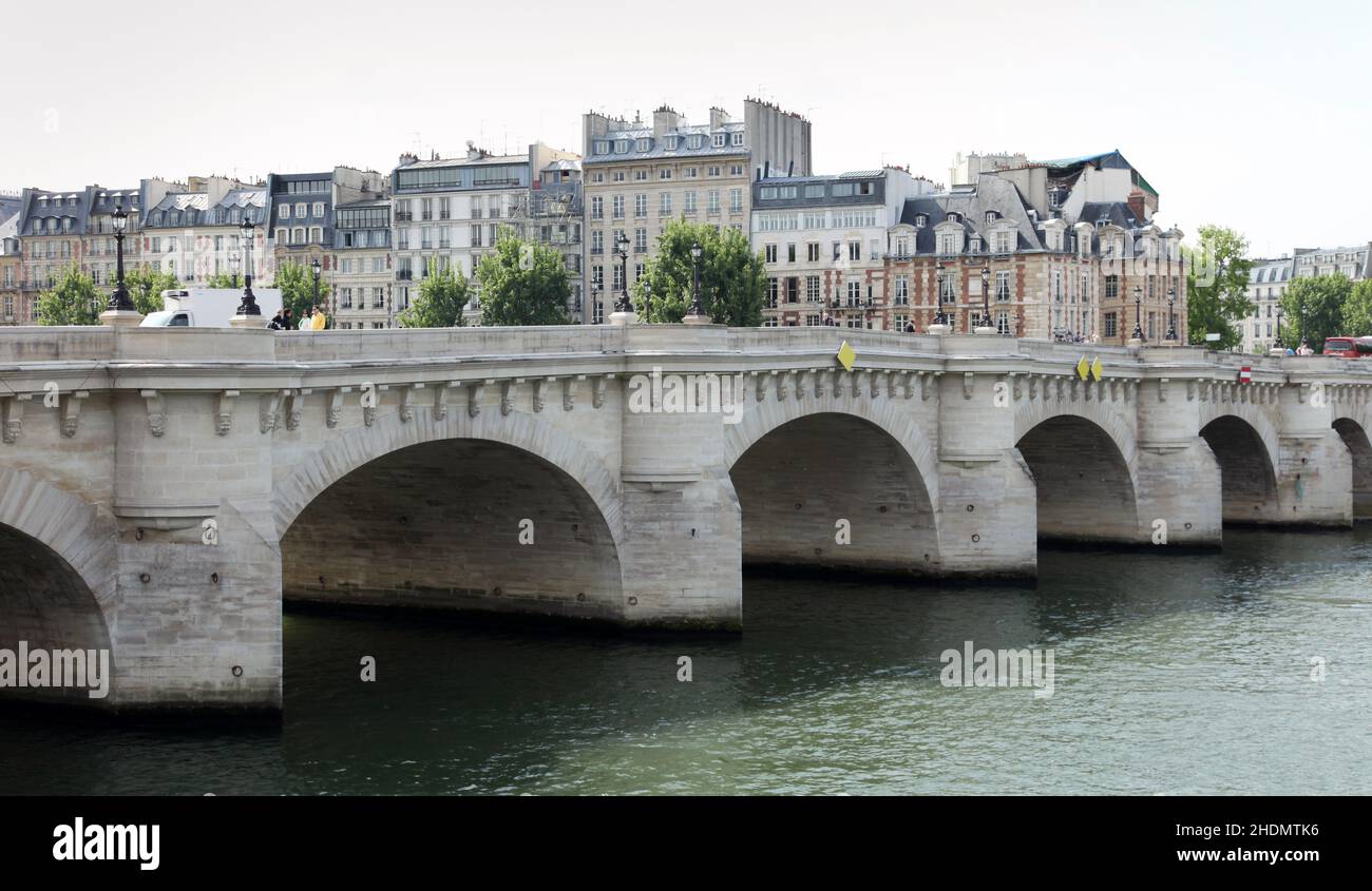 Pont historical hi-res stock photography and images - Alamy