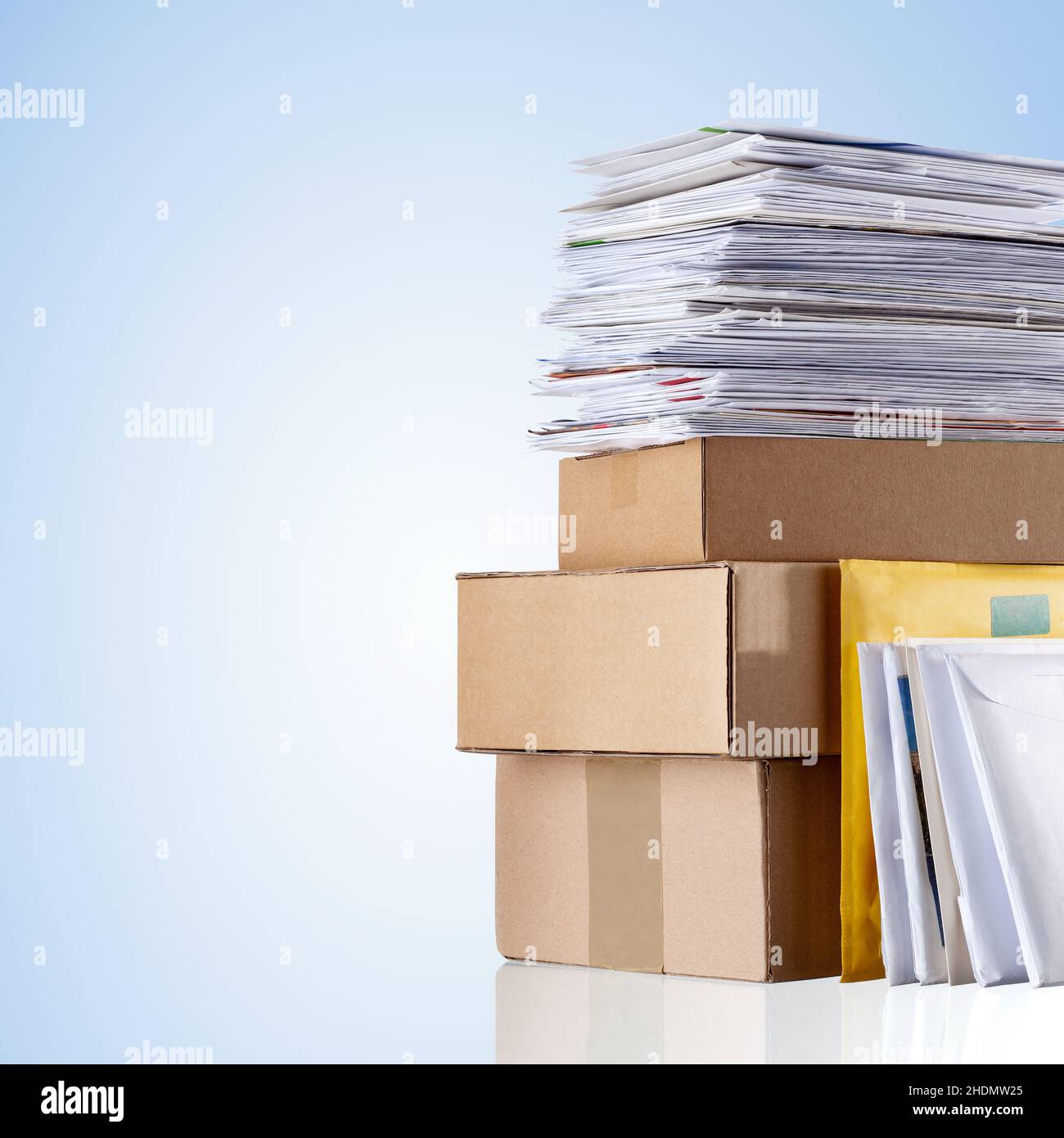 Mail organization hi-res stock photography and images - Alamy