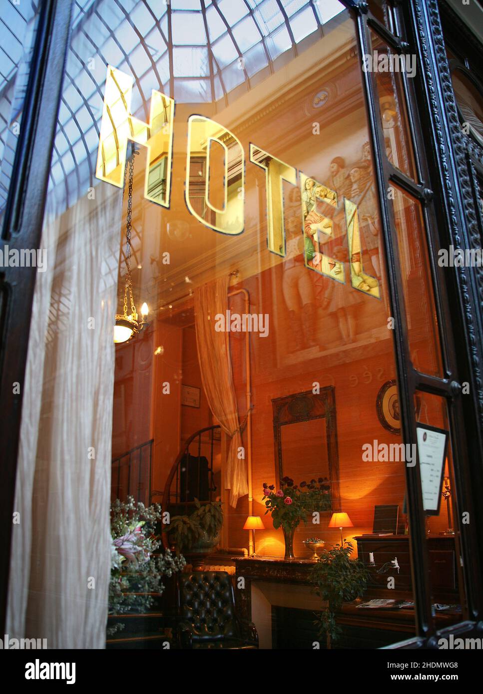 Glass and furniture hi-res stock photography and images - Alamy