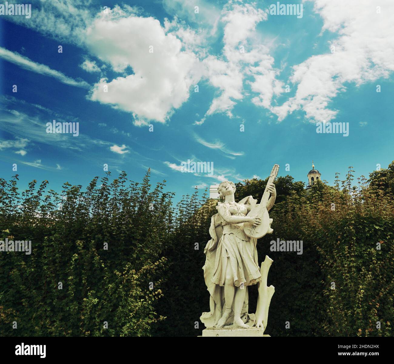 Object sculpture hi-res stock photography and images - Alamy