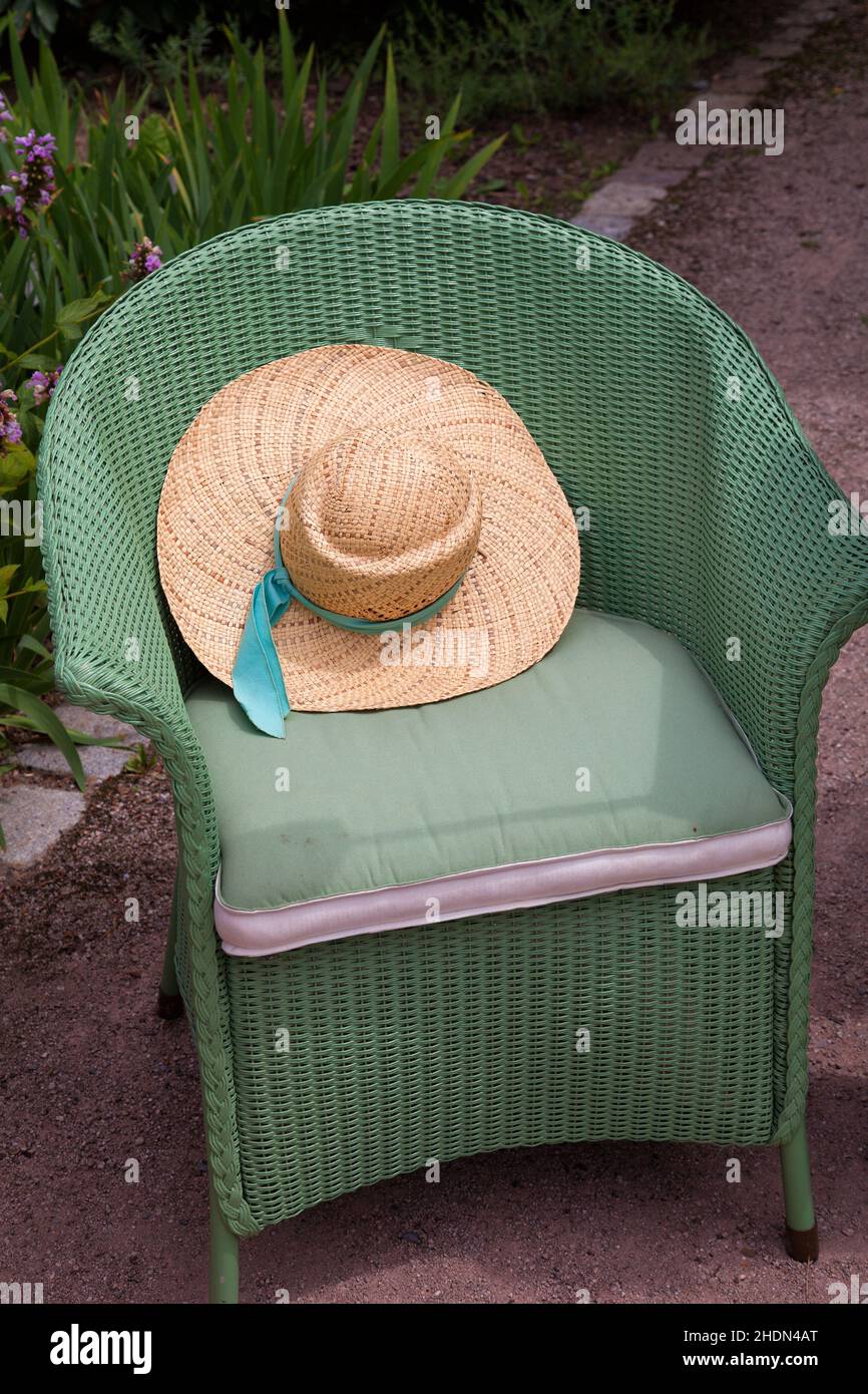 straw hat, basket chair, straw hats, basket chairs Stock Photo - Alamy