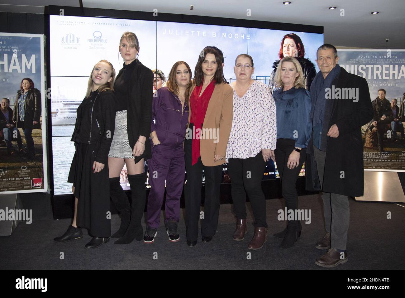 Paris, France. 06th Jan, 2022. Lea Carne, Emily Madeleine, Helene ...