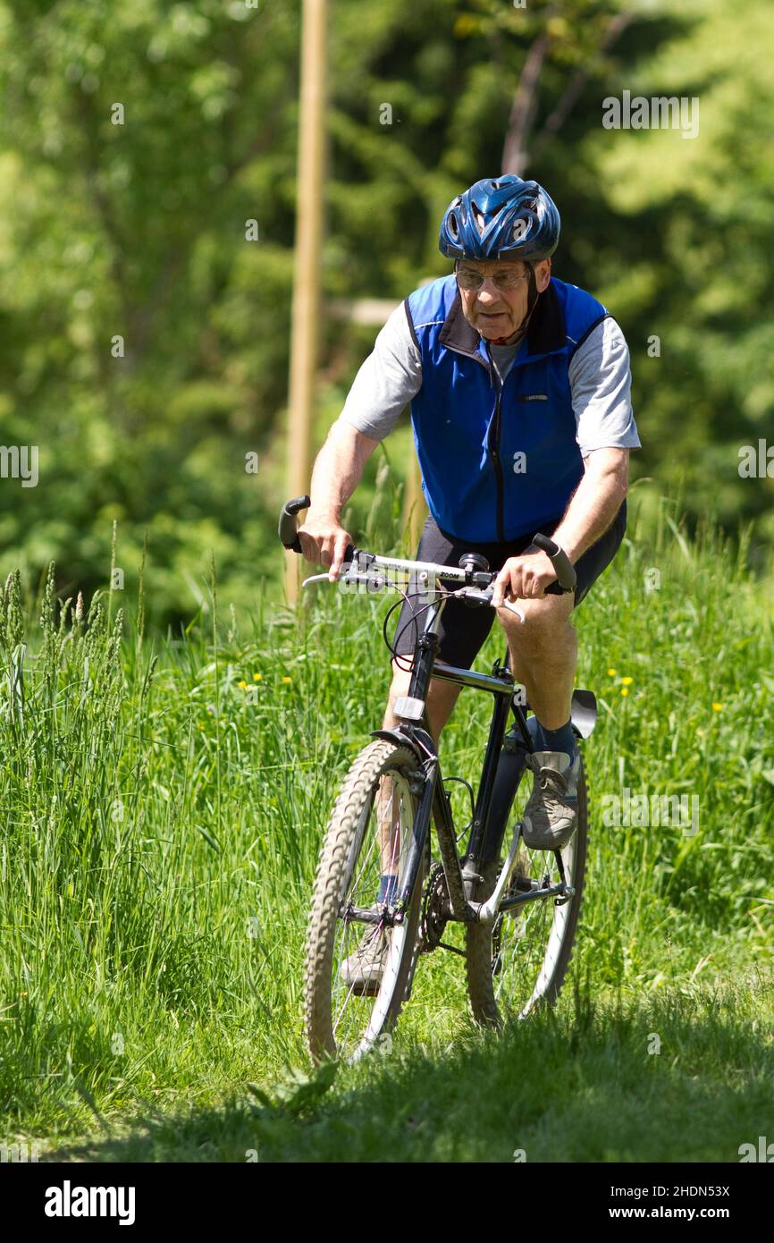 effort & trouble, active seniors, bicycle tour, cycling, effort ...