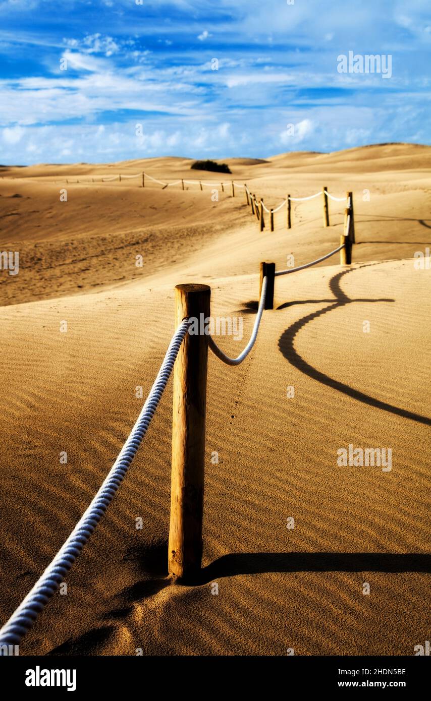 Delineation fence hi-res stock photography and images - Alamy