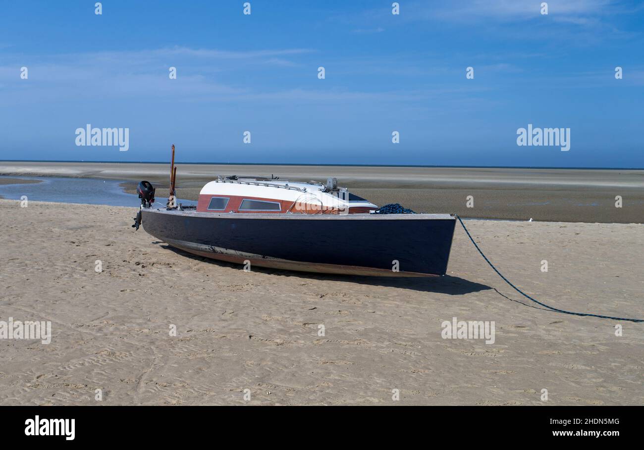 boat, stranded, boats, strandeds Stock Photo - Alamy