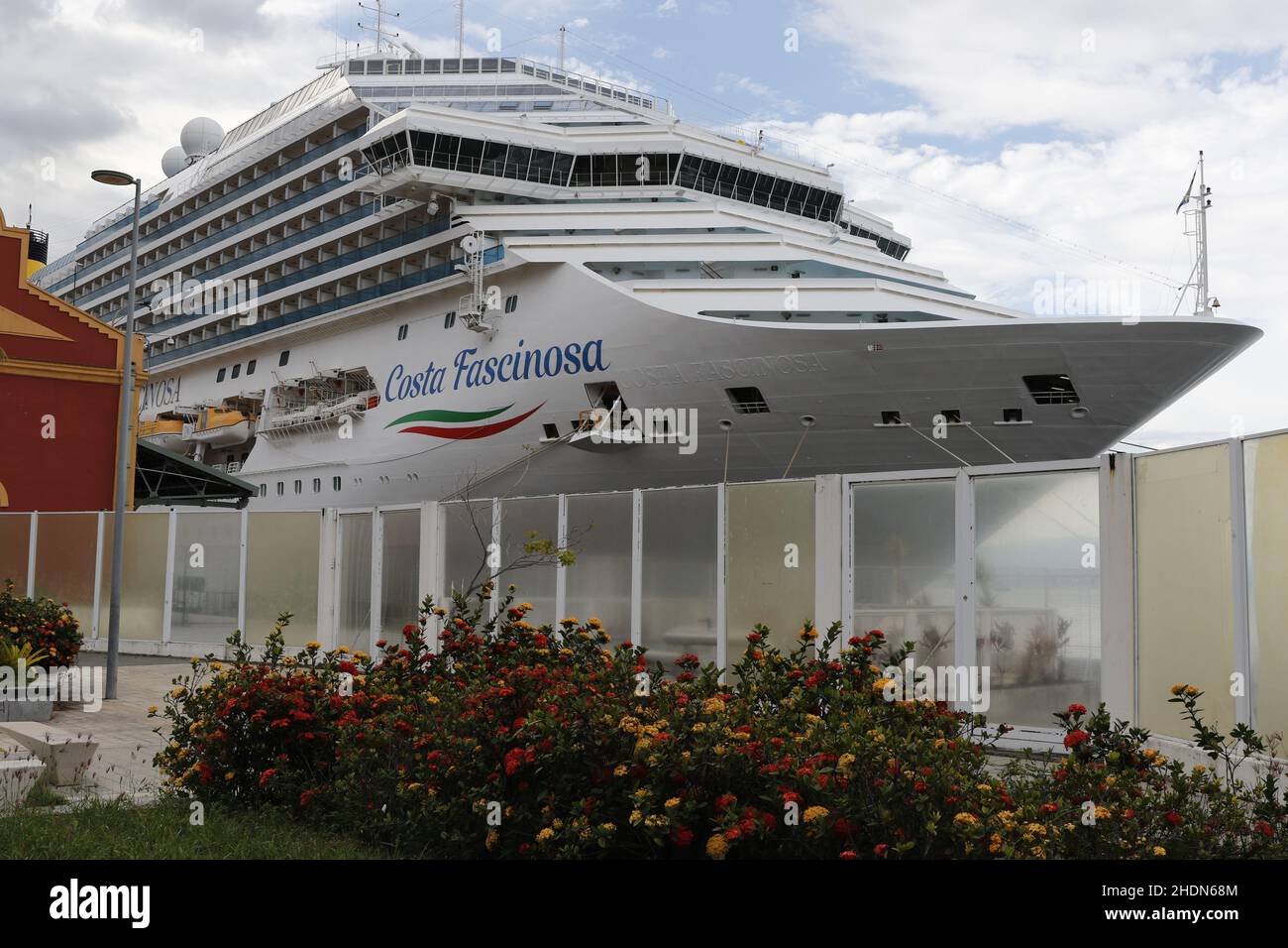 Cruise ship terminal pier maua hi-res stock photography and images - Alamy