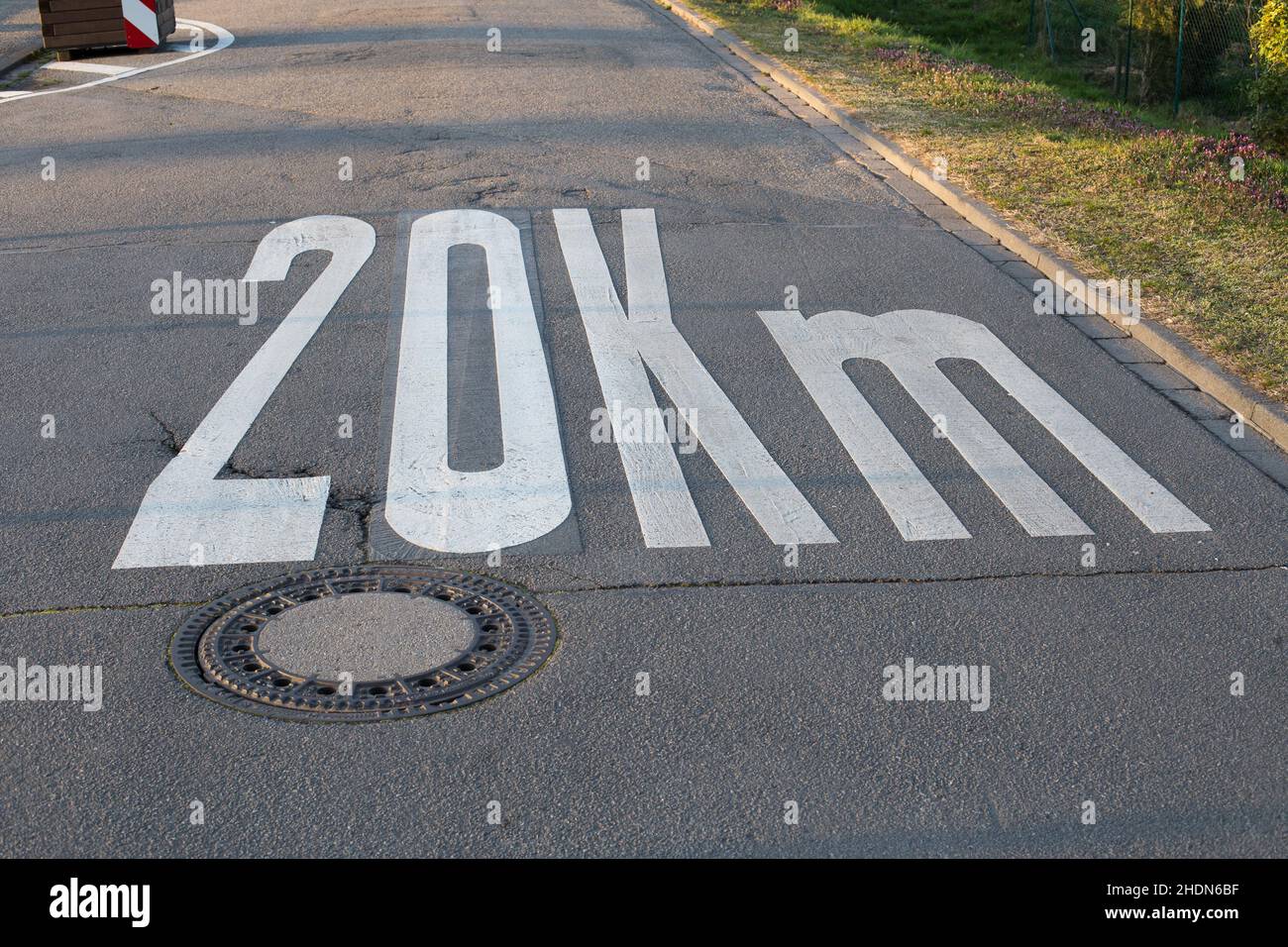 Speed limit zones hi-res stock photography and images - Alamy