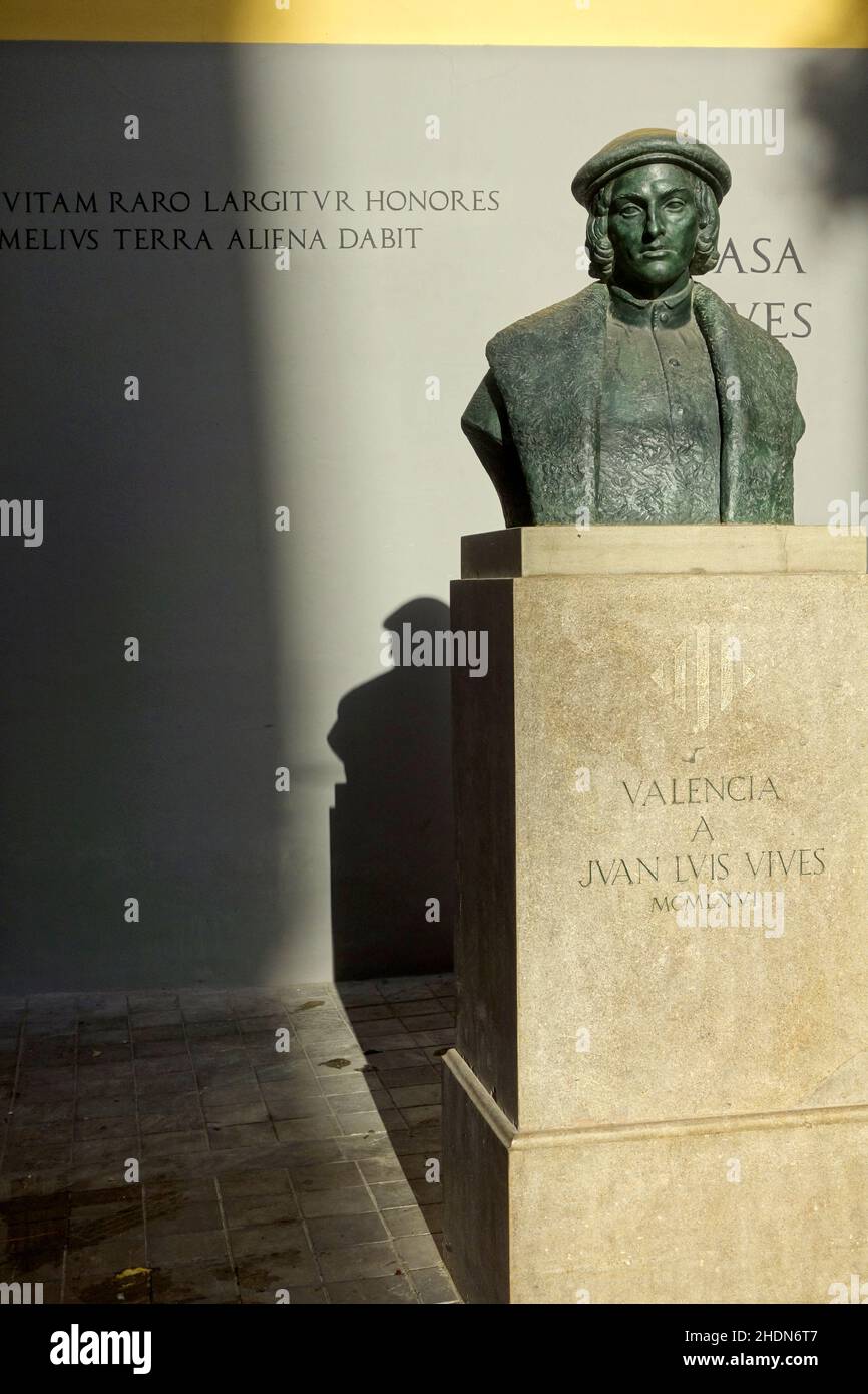 statue, valencia, philosopher, statues, valencias, philosophers Stock ...