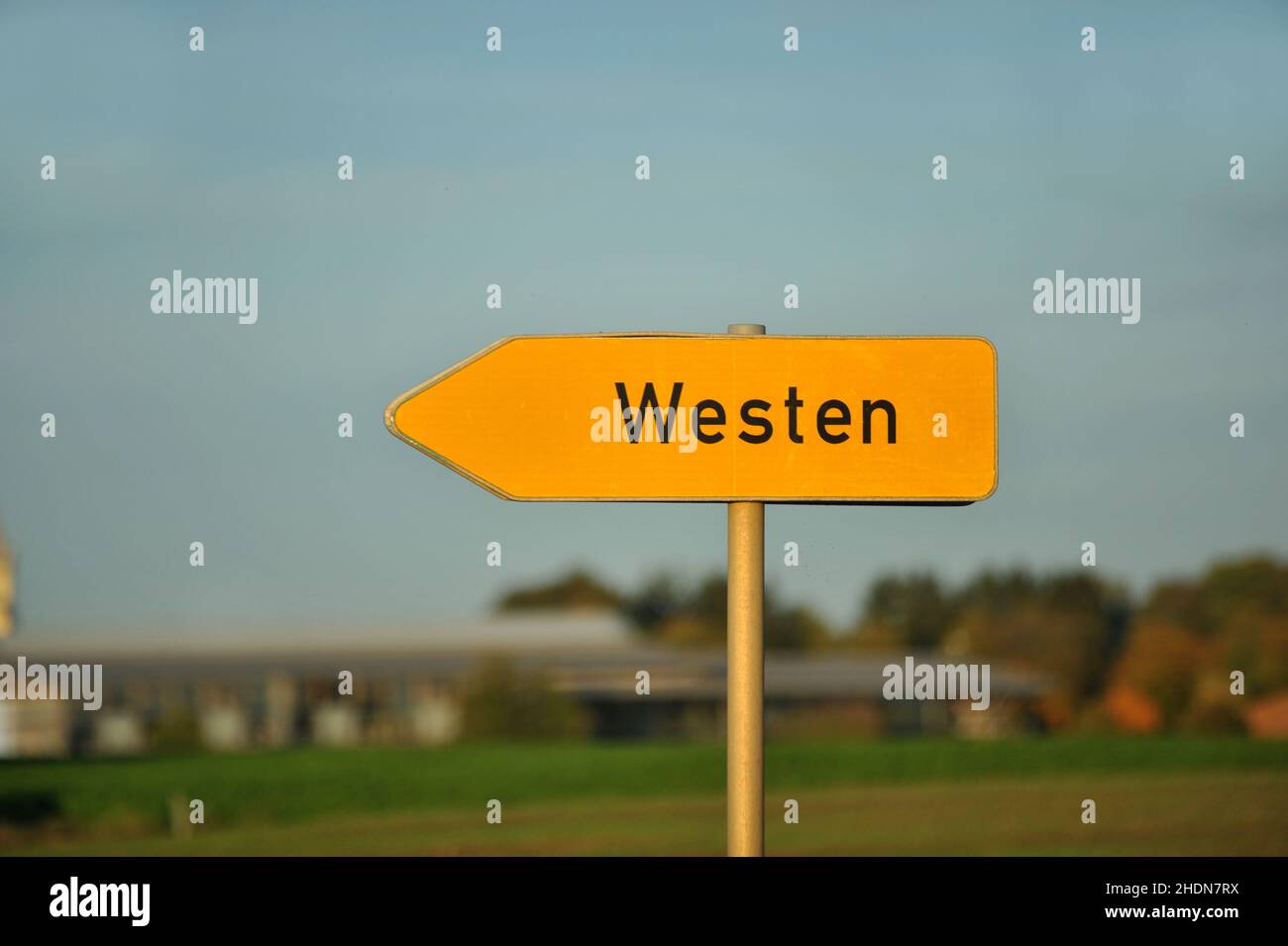 west, directional arrow, wests, directional arrows Stock Photo - Alamy