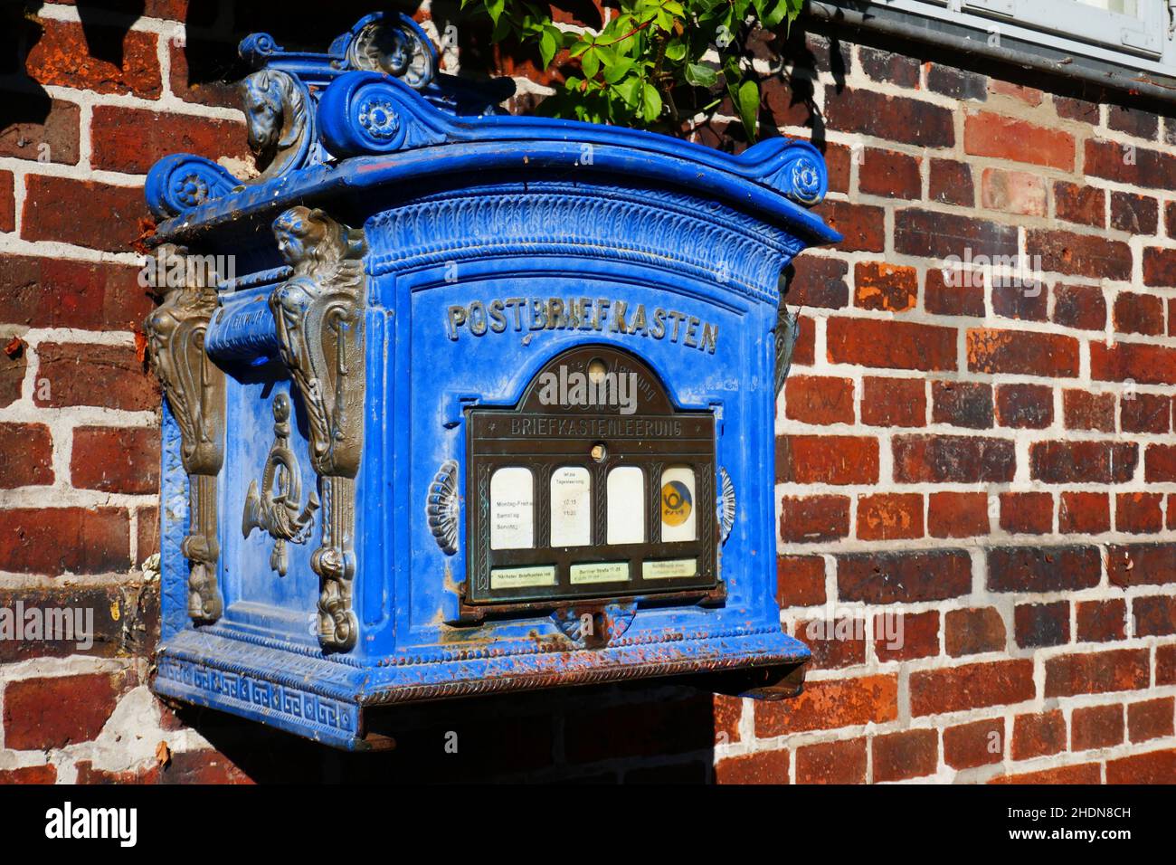 Letterbox not in use hi-res stock photography and images - Alamy