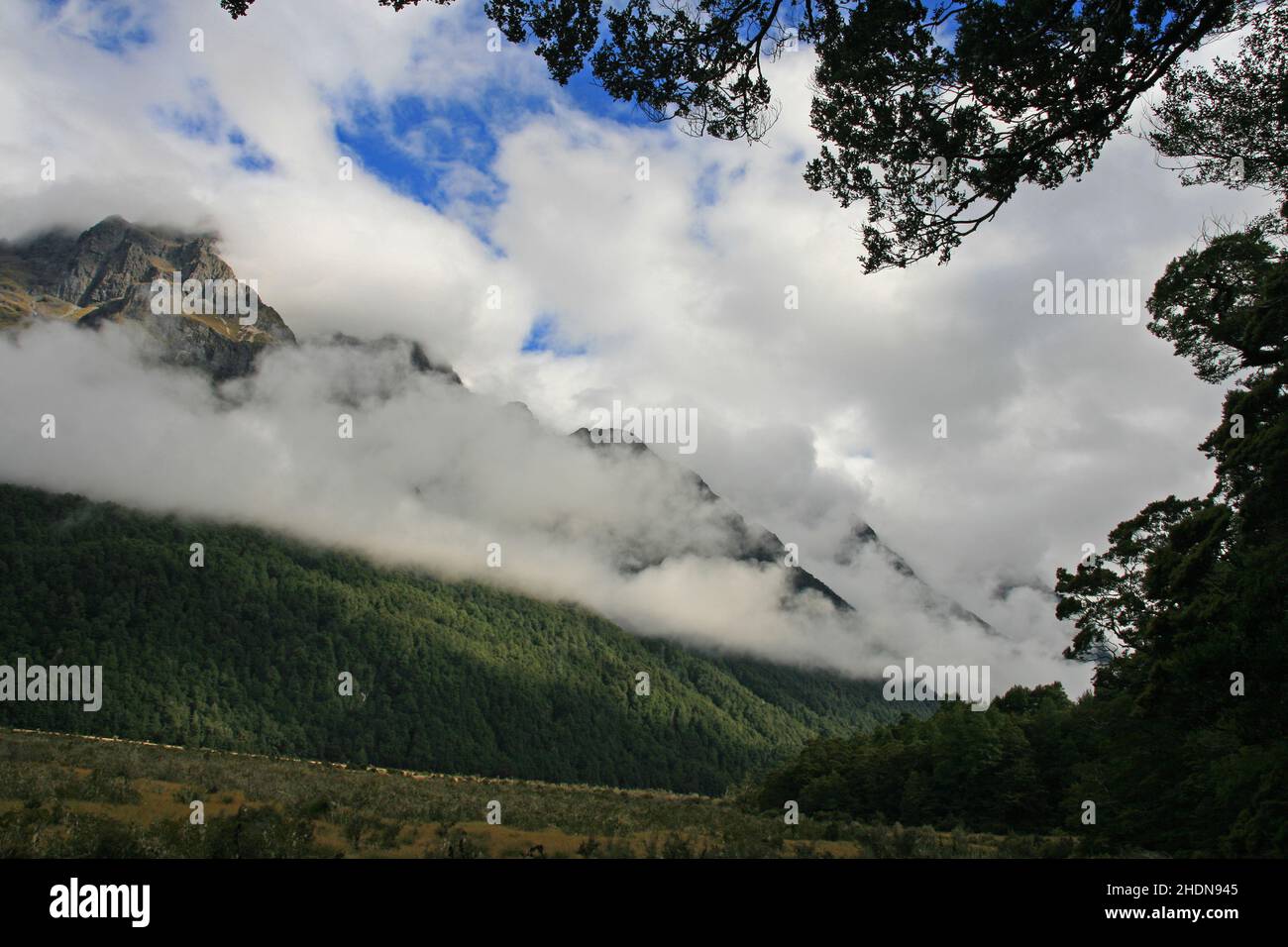 Fogs and peaks hi-res stock photography and images - Alamy