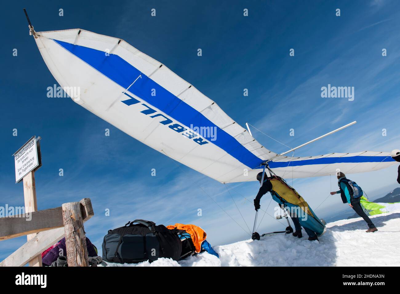 Delta wing glider hi-res stock photography and images - Alamy