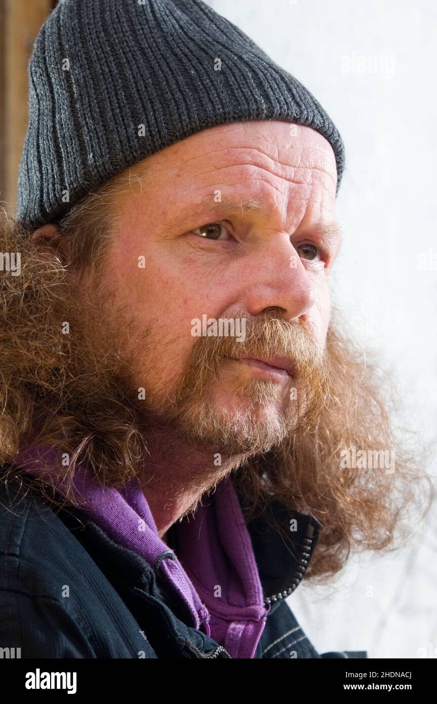 Homeless man men male hi-res stock photography and images - Alamy