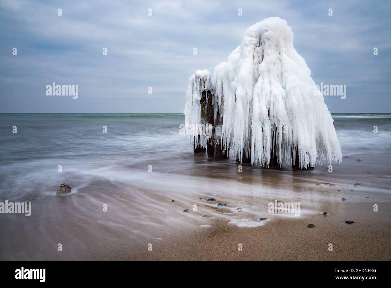 frozen, icicle, ice, frozens, icicles, ices Stock Photo - Alamy