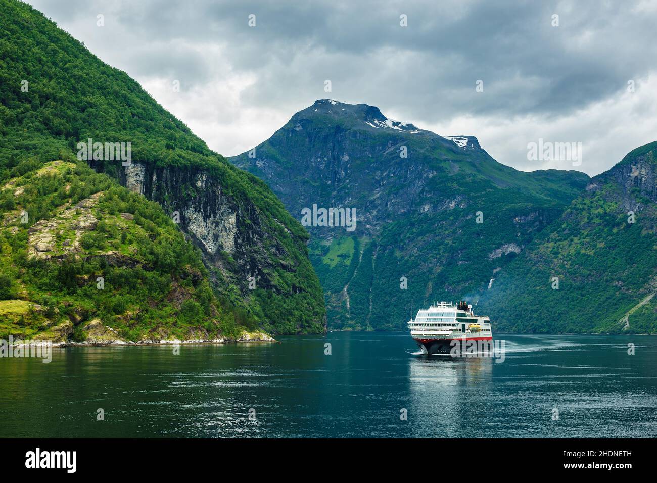 cruise, geirangerfjord, hurtigruten, cruises, geirangerfjords ...