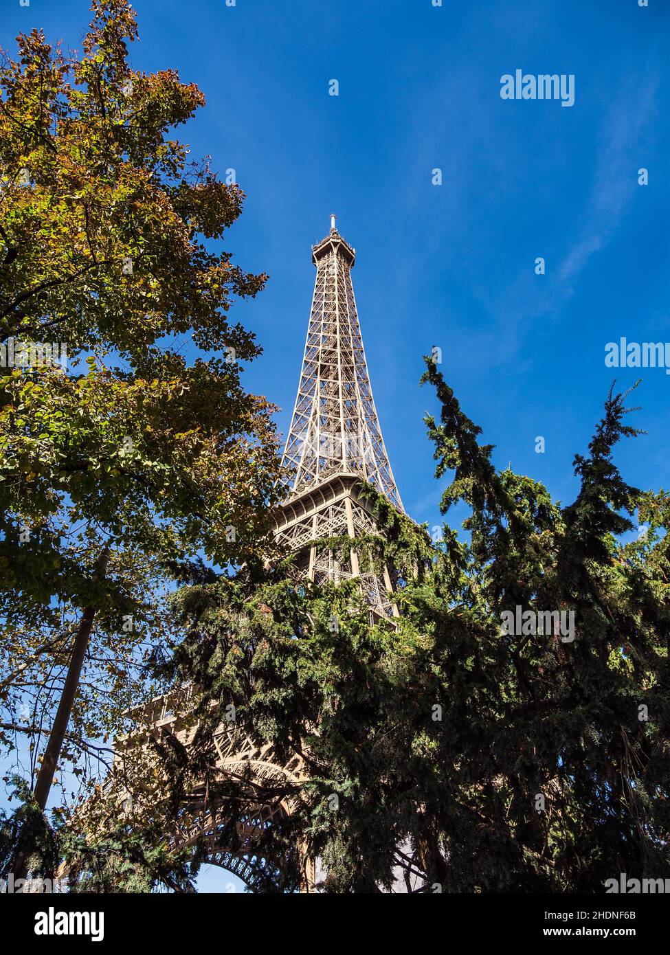 Low angle shot eiffel tower hi-res stock photography and images - Alamy