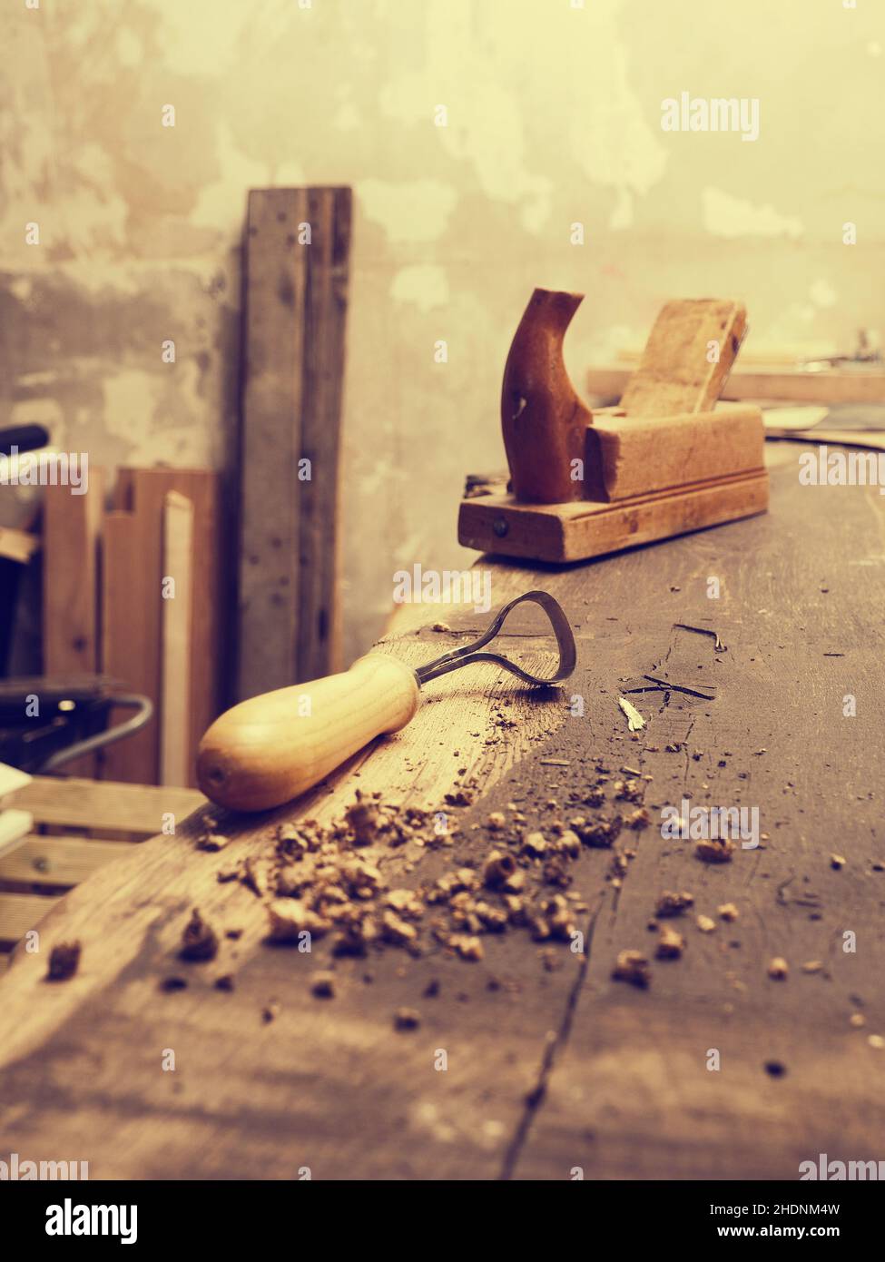 Old fashioned carpenters plane hi-res stock photography and images - Alamy