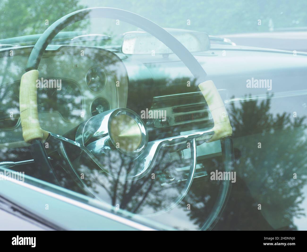 oldtimer, steering wheel, oldtimers, steering wheels Stock Photo - Alamy
