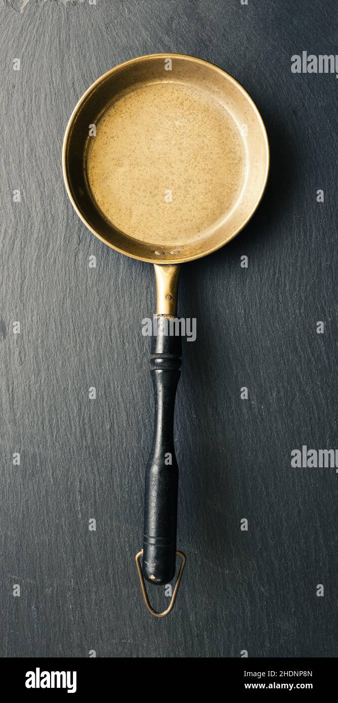 Brass pans hi-res stock photography and images - Alamy