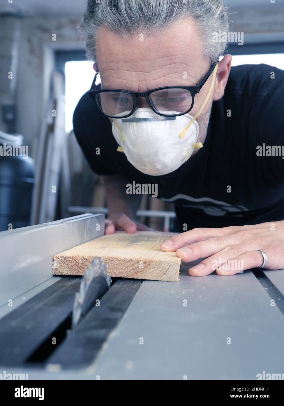 wood working, circular saw, respirator mask, circular saws, respirator ...