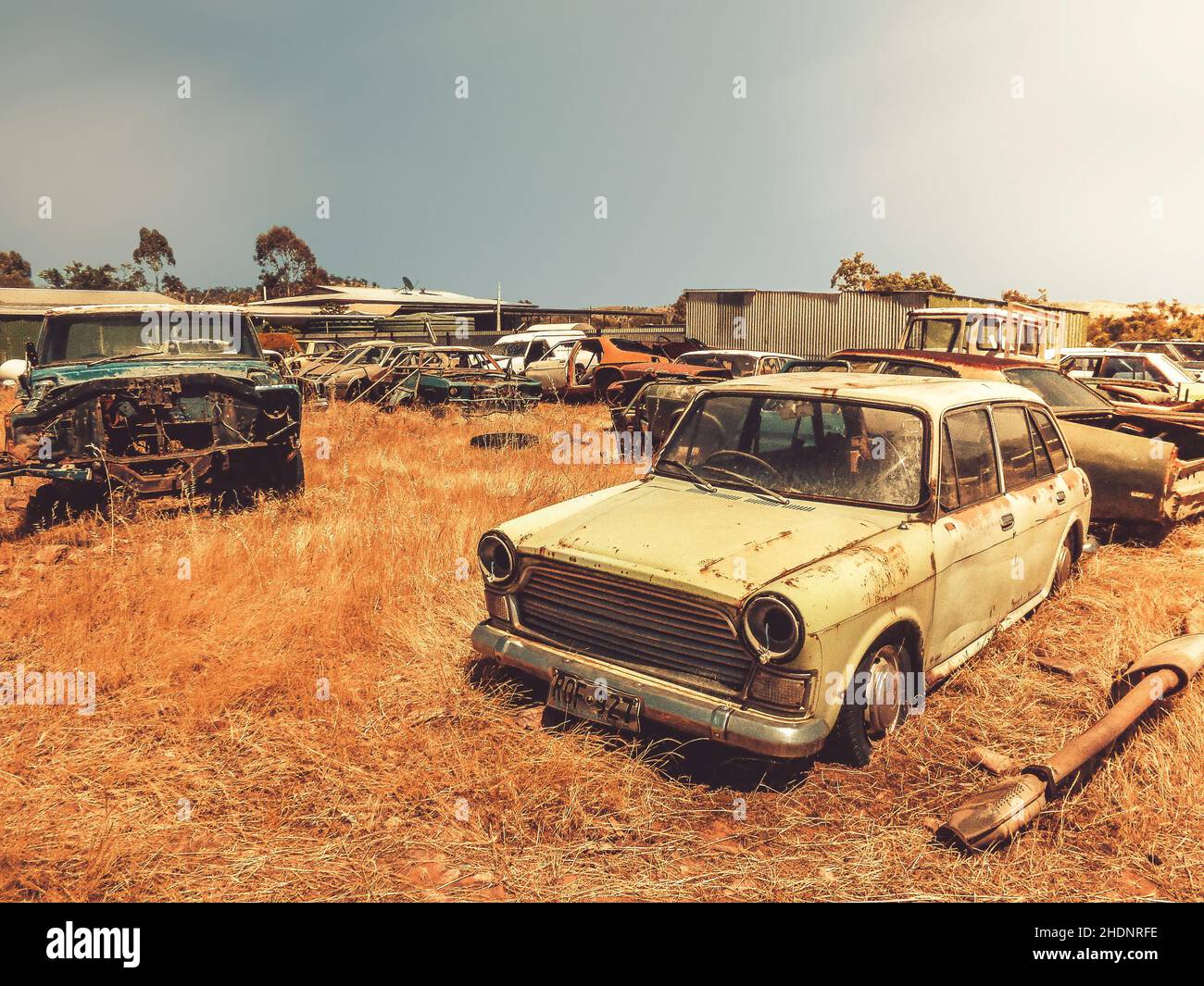 Vehicle graveyards hi-res stock photography and images - Alamy