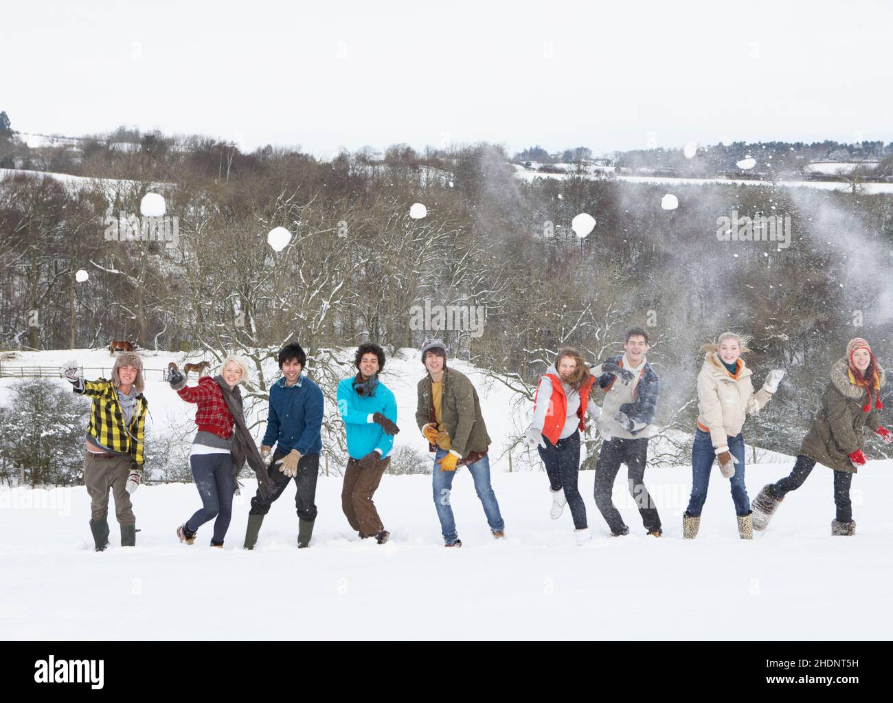 snowball fight, snowball fights Stock Photo - Alamy