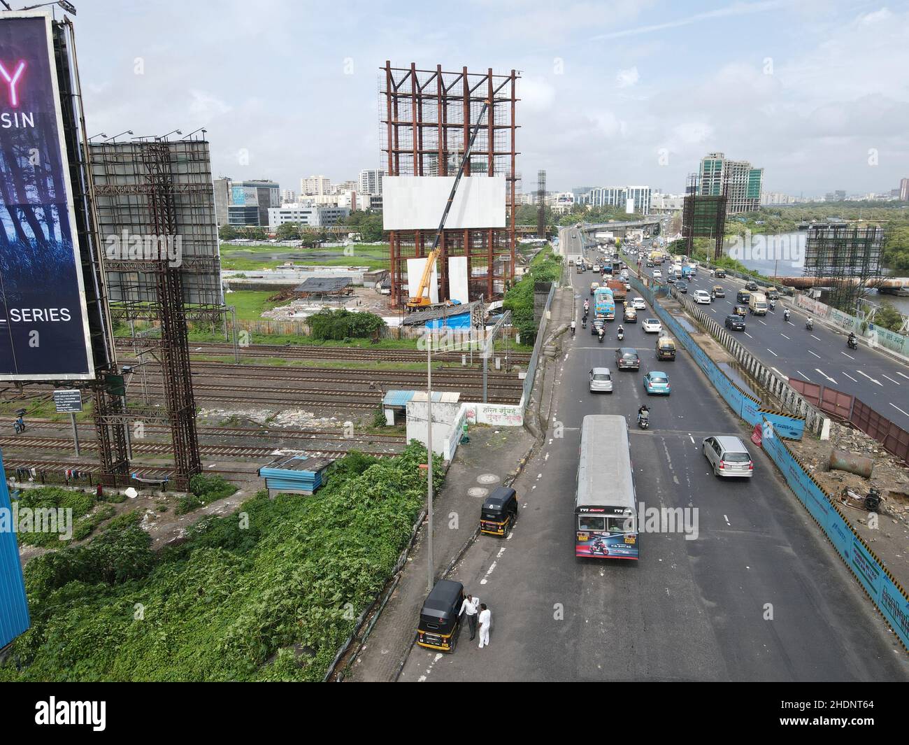 Bandra western express highway in Mumbai, India Stock Photo - Alamy