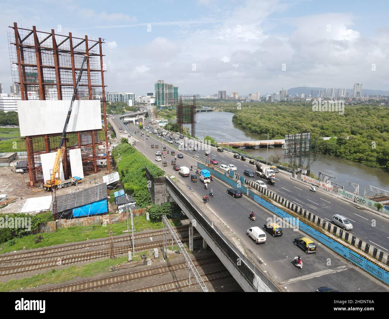 Bandra western express highway in Mumbai, India Stock Photo - Alamy
