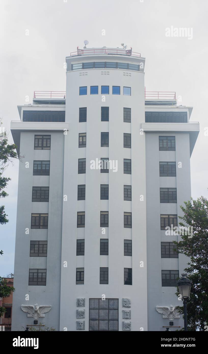 Tall building in San Juan, Puerto Rico Stock Photo - Alamy