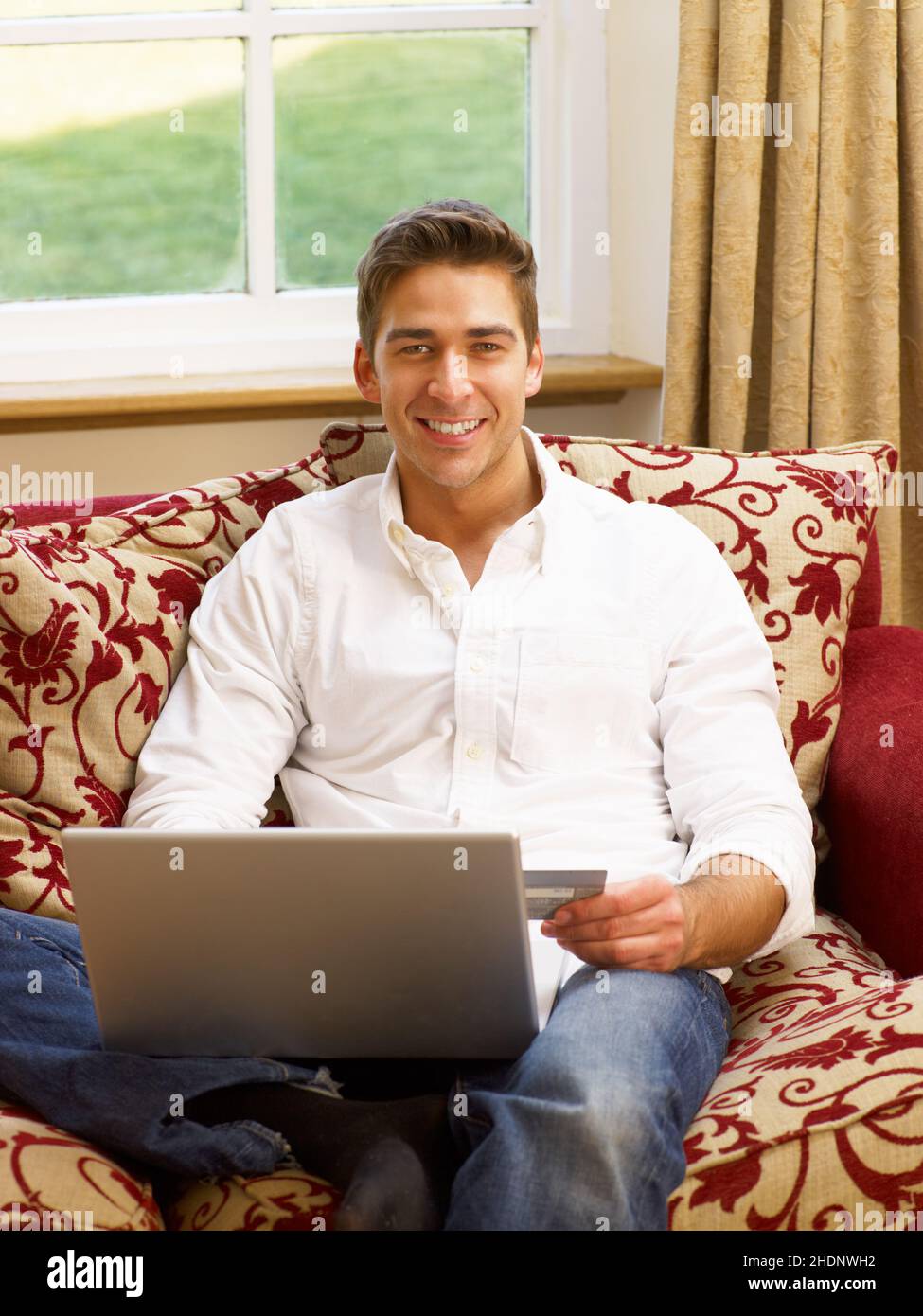 Shopping with men hi-res stock photography and images - Alamy